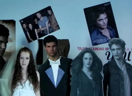 Introducing the World’s Biggest Twilight Fan – LIPSTIQ
